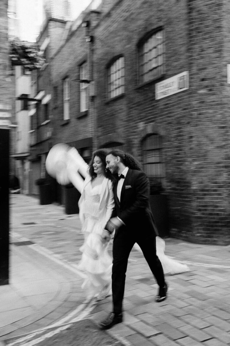 London City Elopement - Mia and George - Laura Williams Weddings